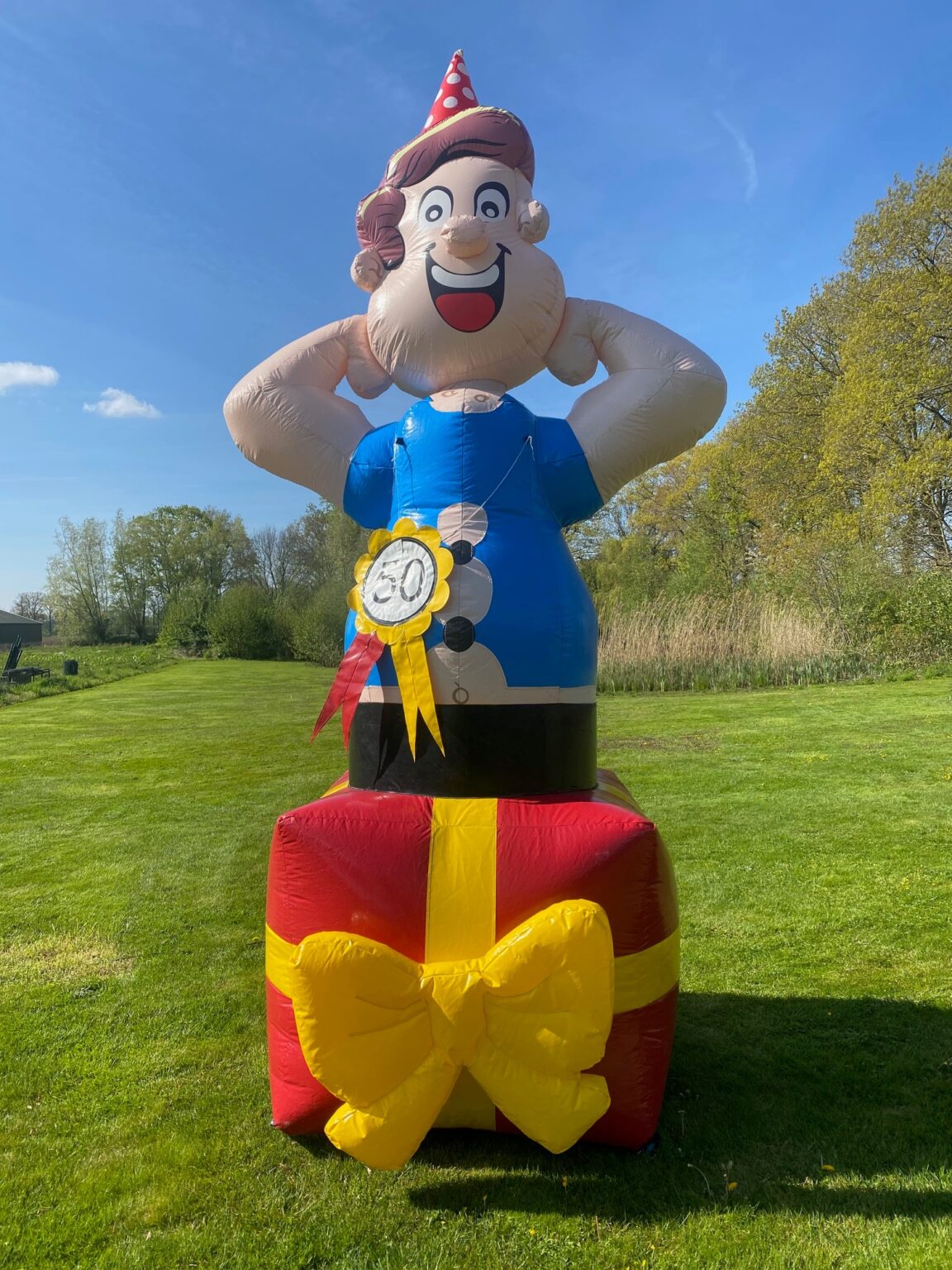 Opblaaspop Abraham cadeau - Tommies Verhuur Uden/Veghel